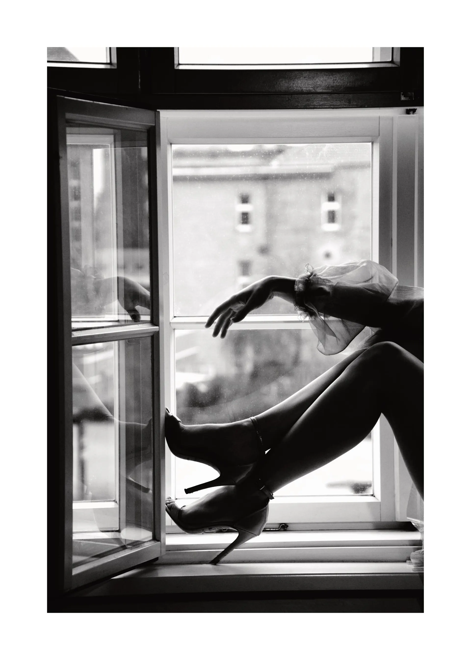Morning Diva Print – Black and White Poster | Desenio