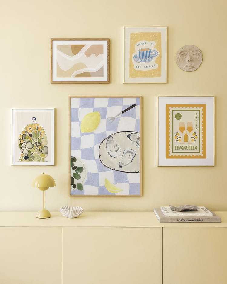 Soft yellow tones decoration murale