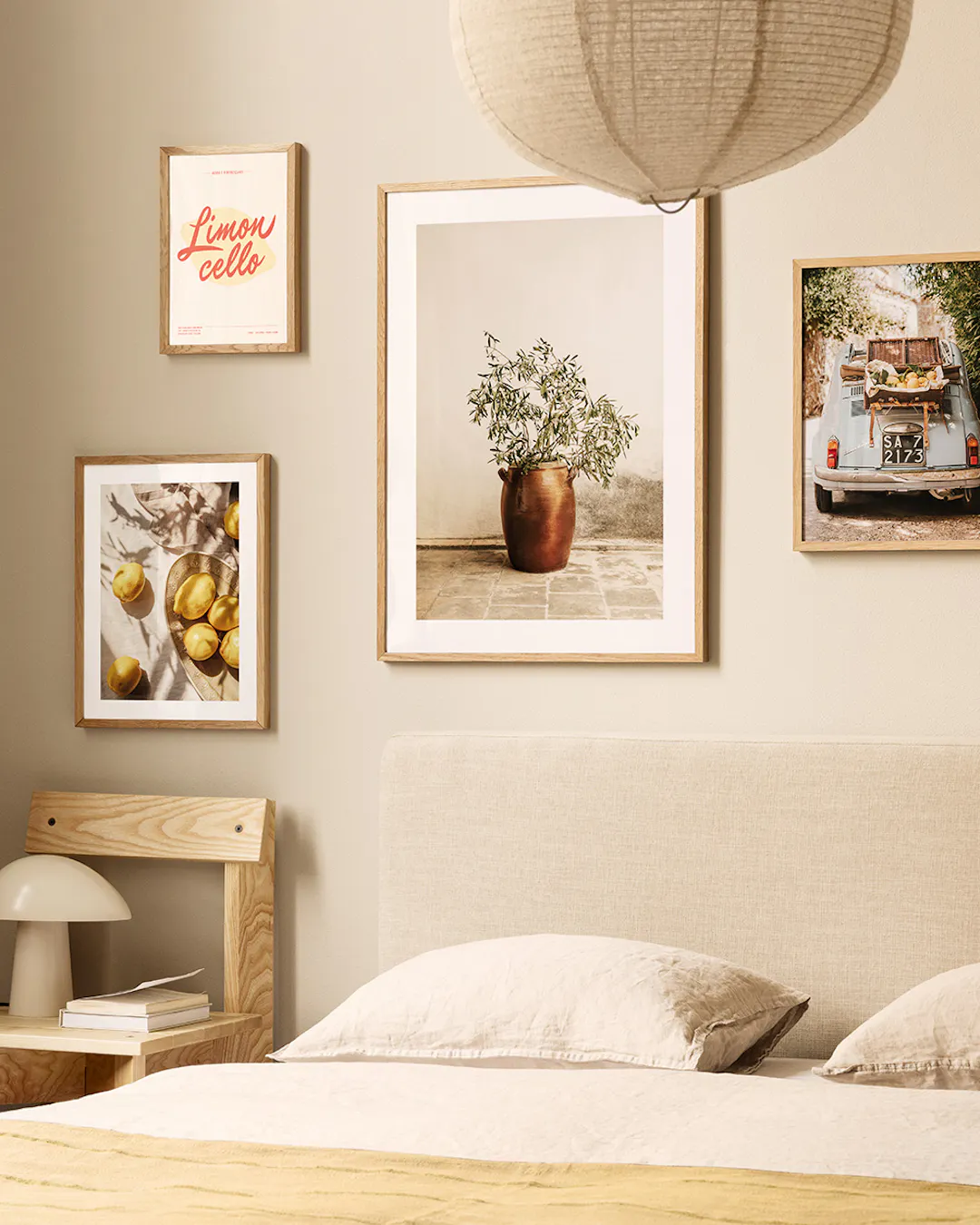 Bedroom inspiration | Posters and art prints in picture walls and collages
