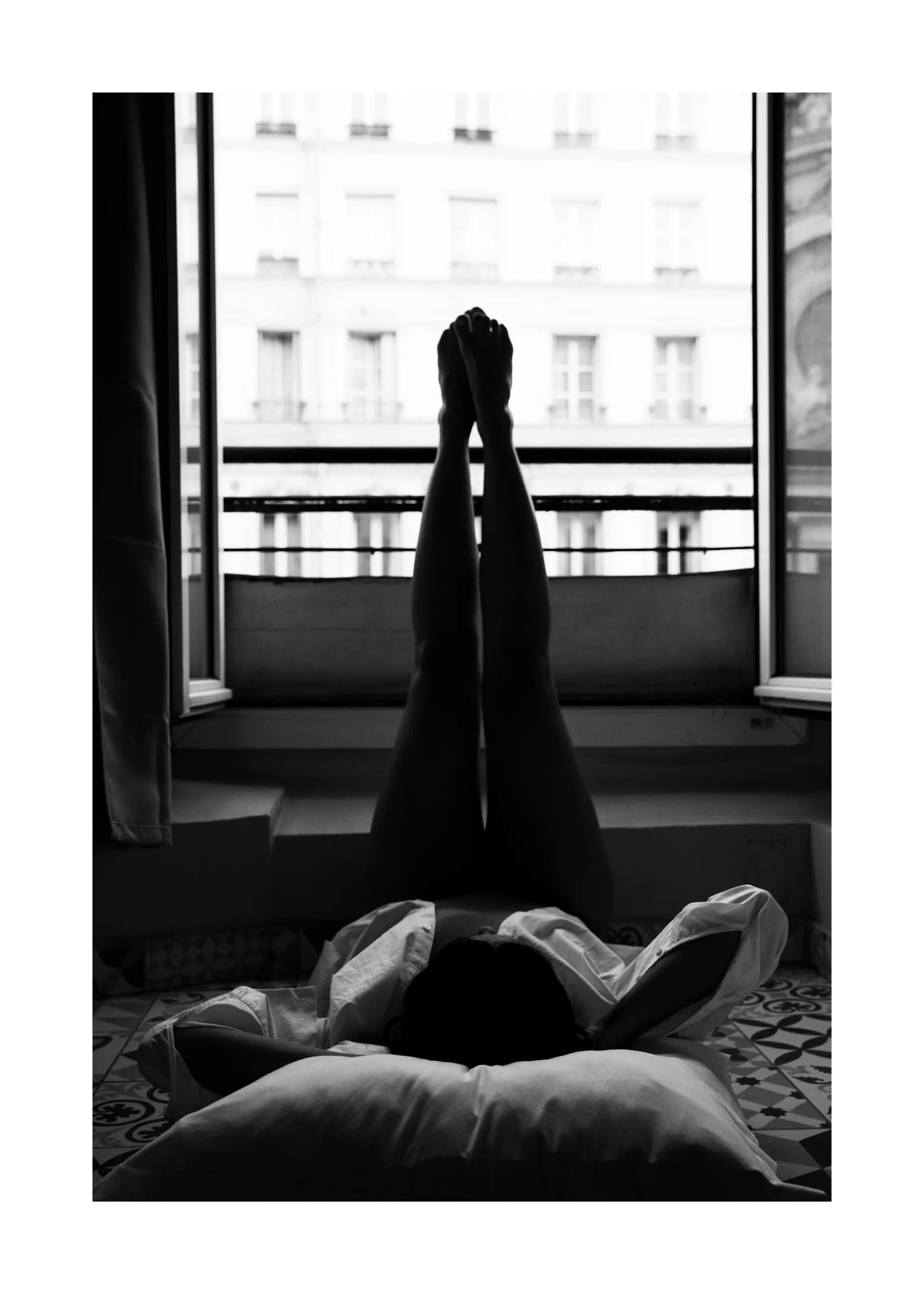 Morning Diva Poster – Elegant svartvit fotokonst | Desenio