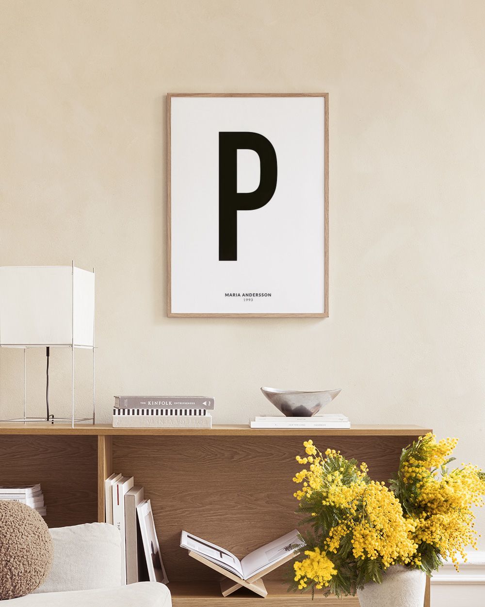 Personlig poster med bokstaven P – Minimalistisk texttavla | Desenio.se