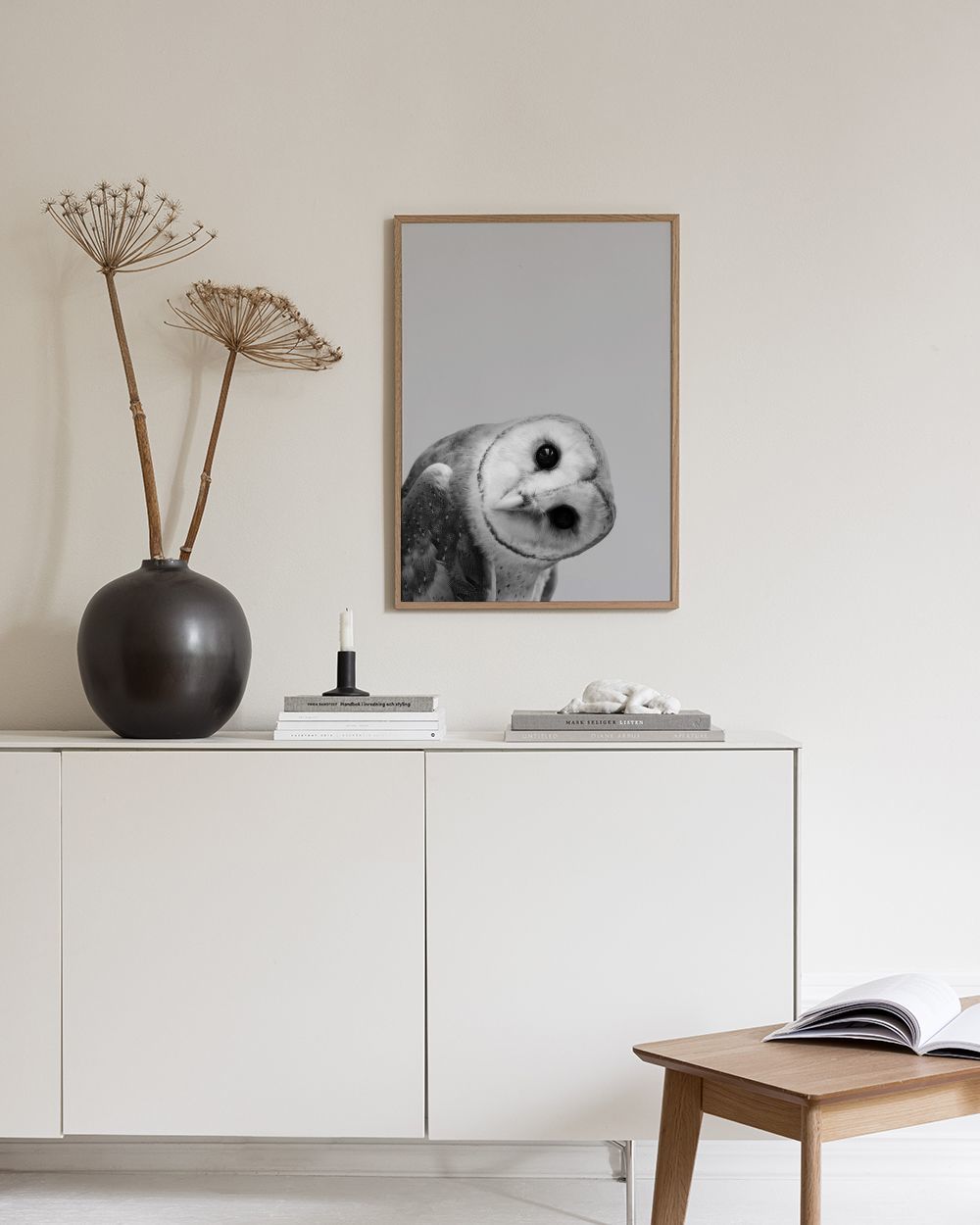 Owl Peekaboo Poster – Schwarzweißes Eulenposter | desenio.de