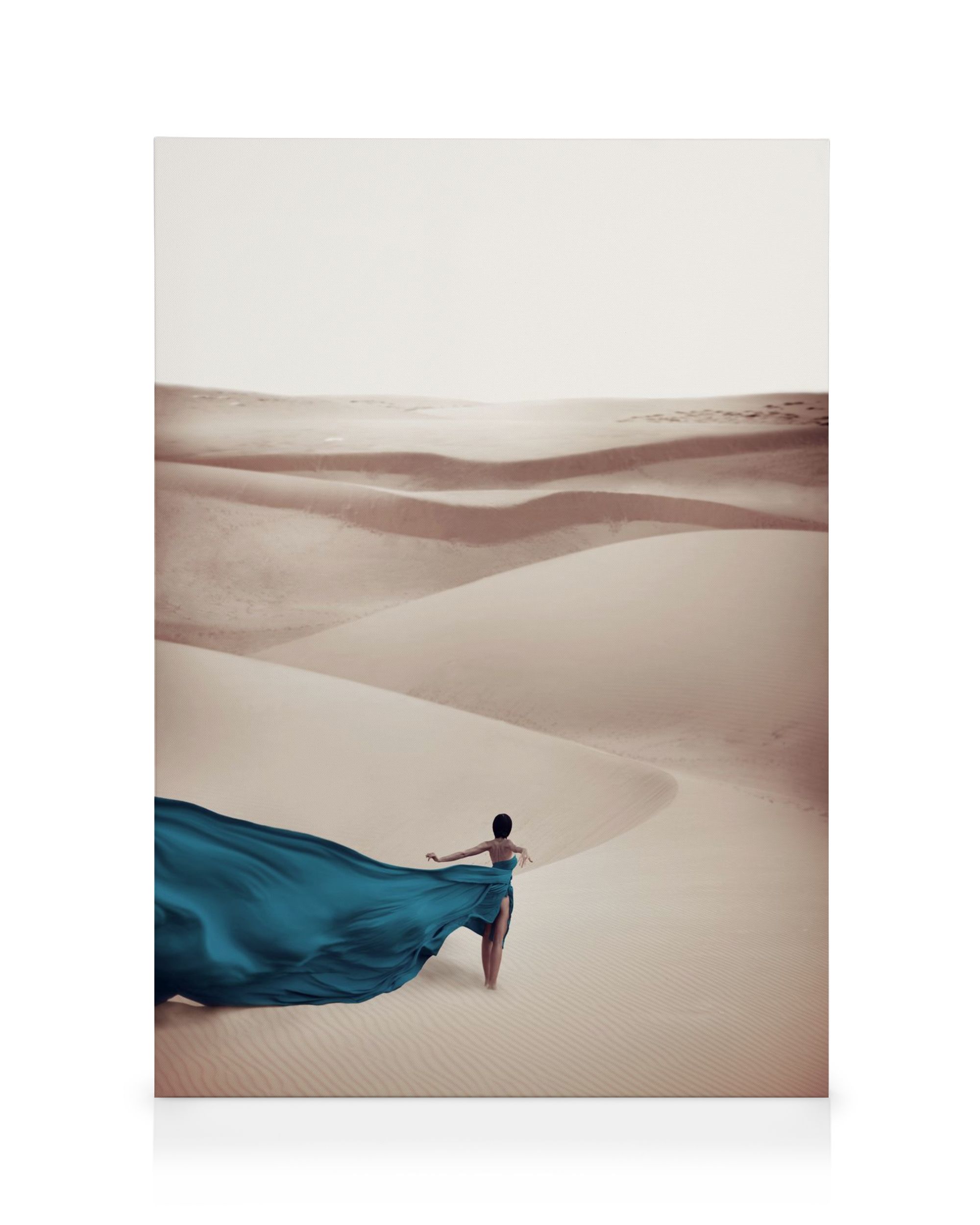 Quadro em Tela Woman in Blue Dress – Arte de Deserto | Desenio.pt