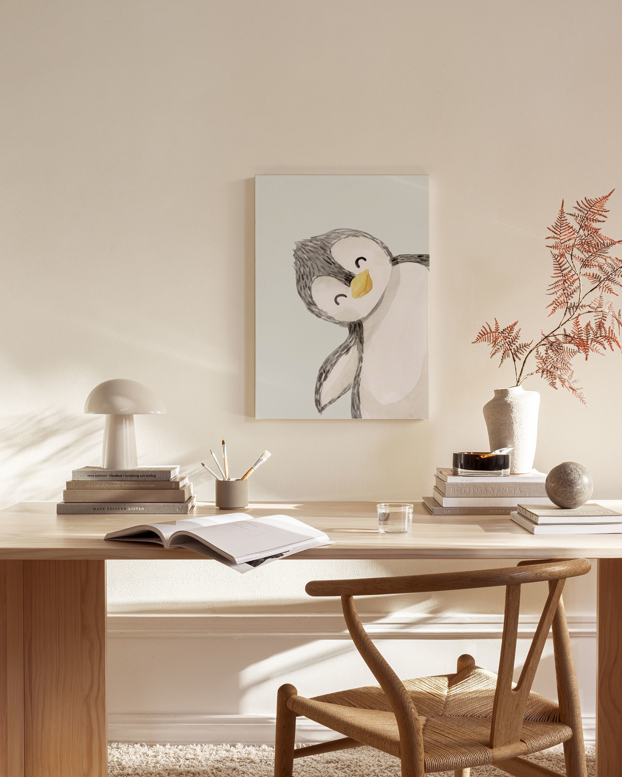 Toile pingouin mignon pour chambre d'enfant – Playful Penguin | desenio.fr